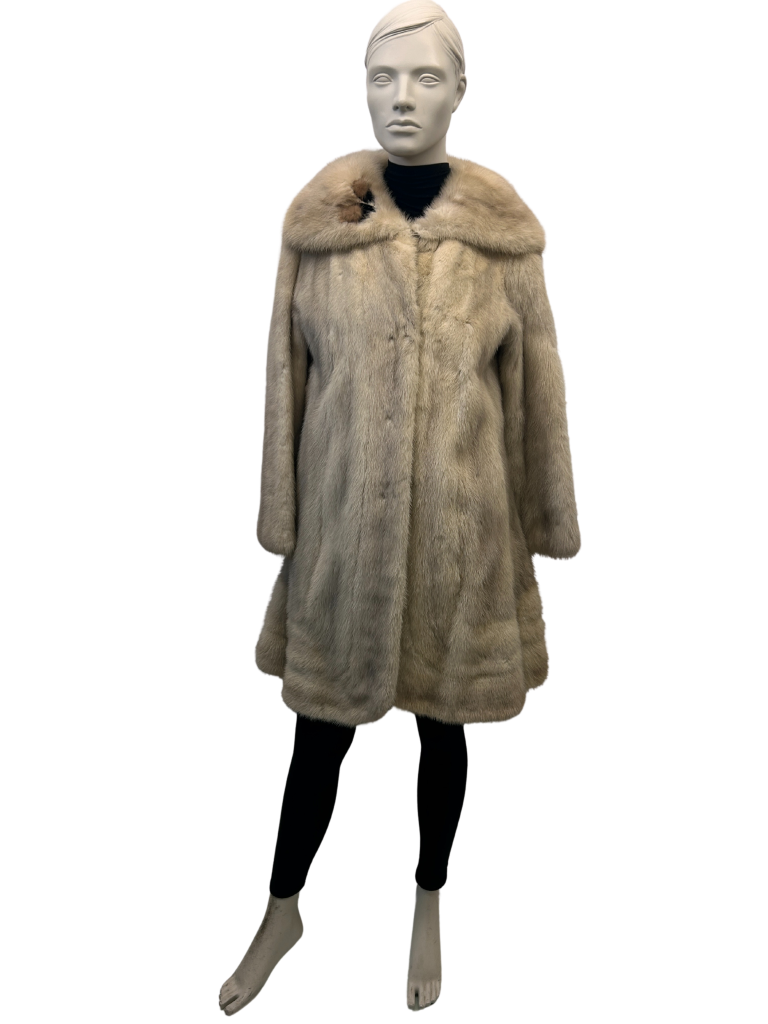 Princess cut mink coat - 8597